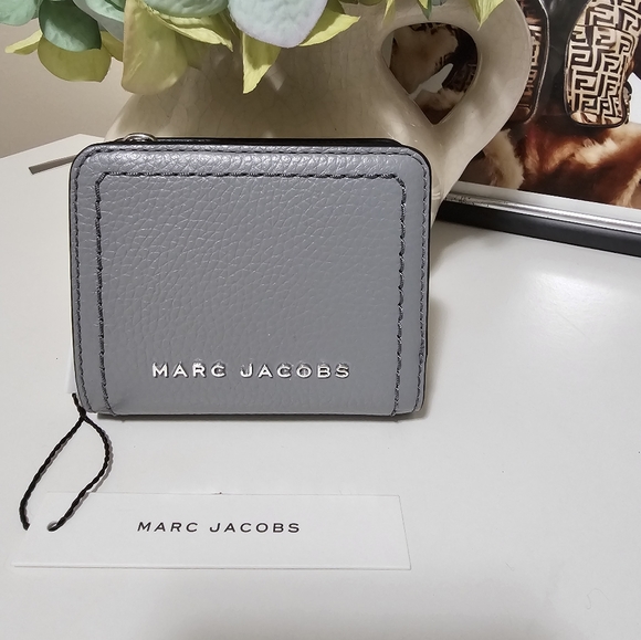 Marc Jacobs | Bags | Nwt Marc Jacobs Gray Bifold Wallet | Poshmark